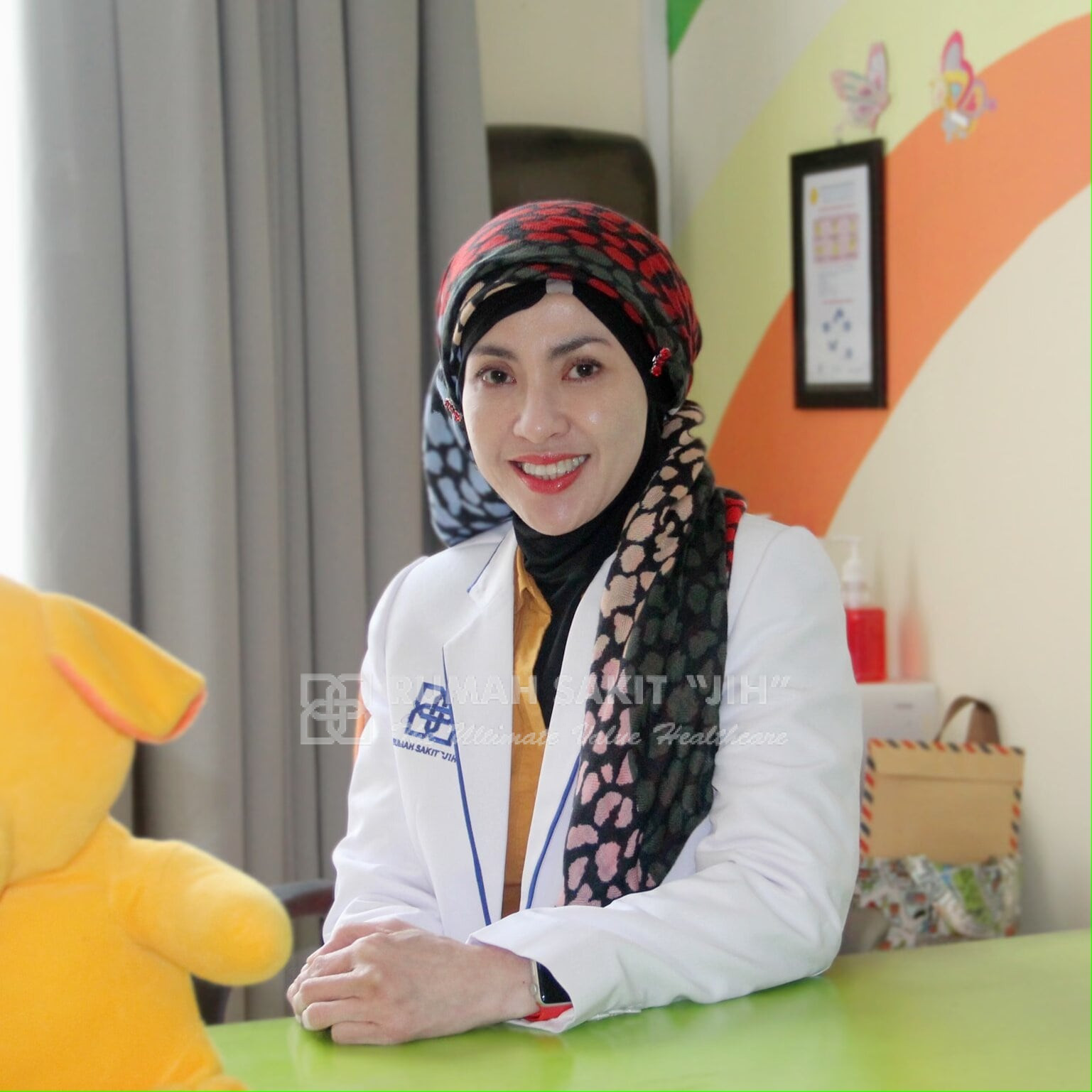 dr. Ade Indrisari, M.Kes, Sp.A – Spesialis Anak () | Rumah Sakit JIH