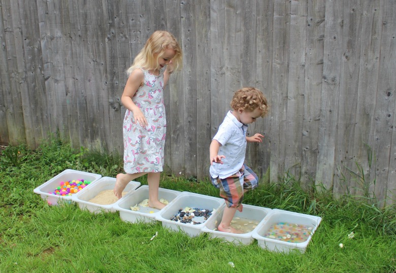 Anak Senang Bermain Sensory Play, Pentingkah?