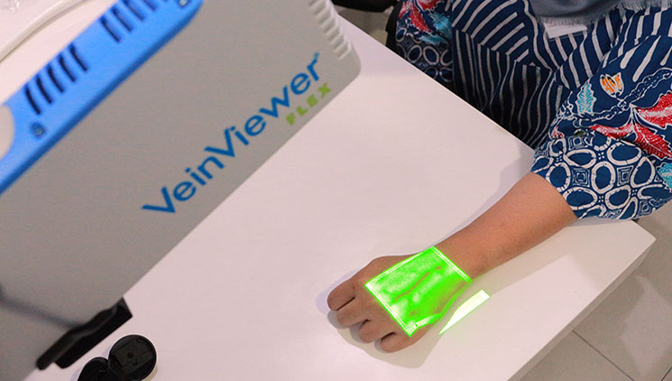 JIH LENGKAPI ALAT KESEHATAN DENGAN VEIN VIEWER
